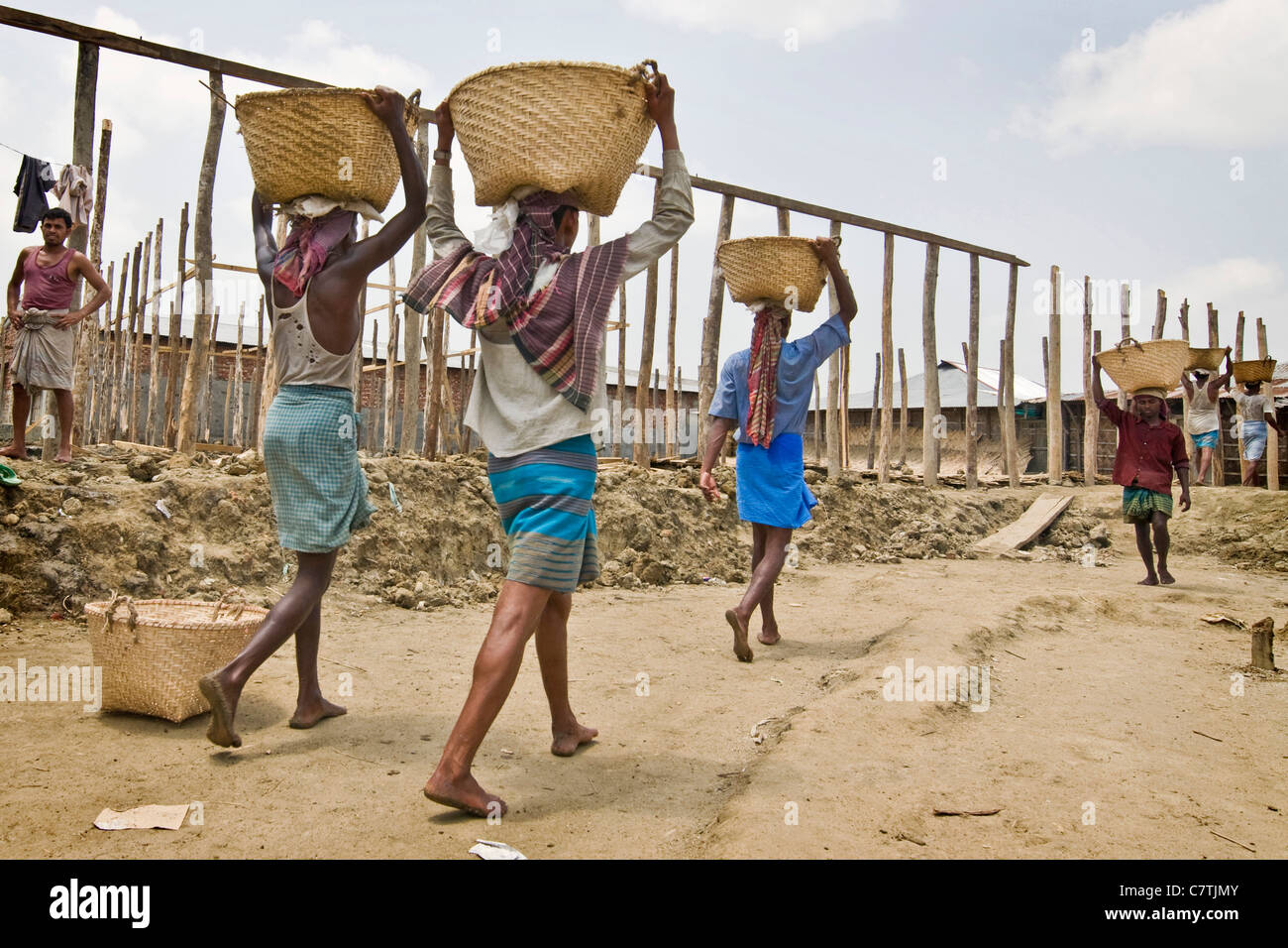 Bangladesh workers hi-res stock photography and images - Alamy