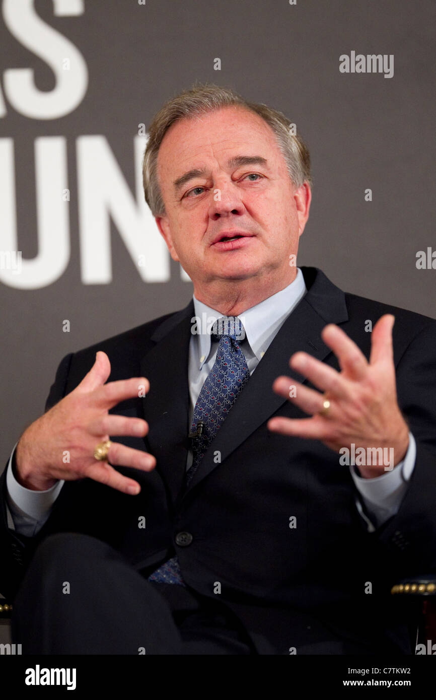 Texas A&M University Chancellor John Sharp speaks at a business ...