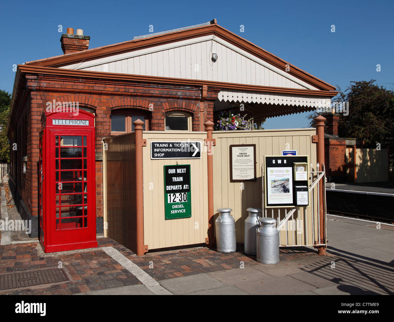 GLOUCESTERSHIRE AND WARWICKSHIRE STEAM RAILWAY STATION AT TODDINGTON IN ...