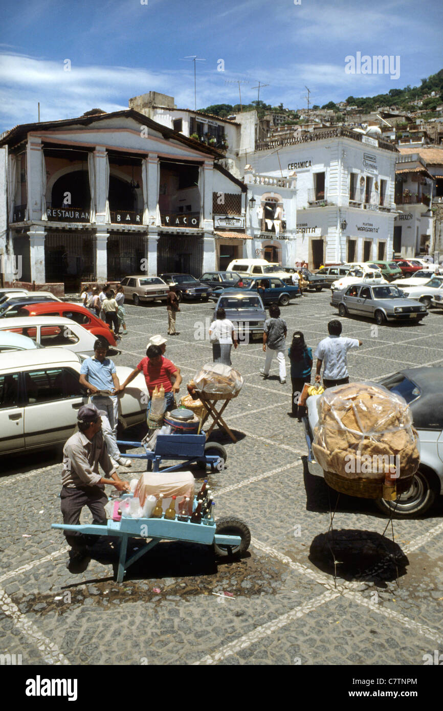 Mexico, Guerrero State, Taxco town square Stock Photo - Alamy