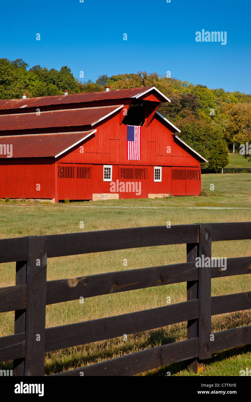Red barn with American flag near Franklin Tennessee USA Stock Photo - Alamy