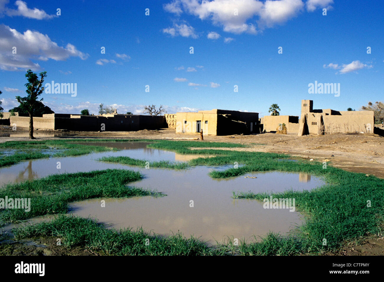 Mali, Niger River, village Stock Photo - Alamy