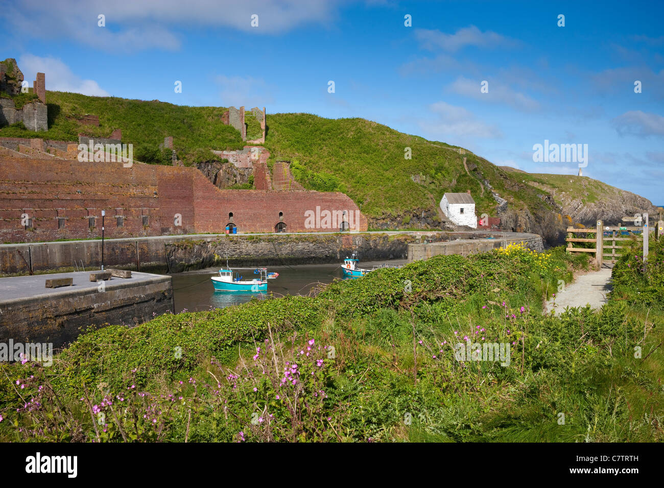Porthgain hi-res stock photography and images - Alamy