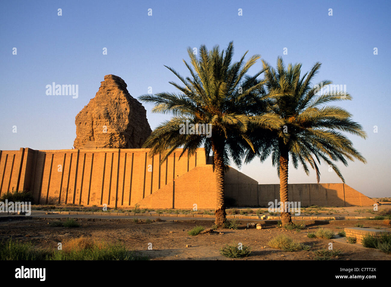 Ziggurat hi-res stock photography and images - Alamy