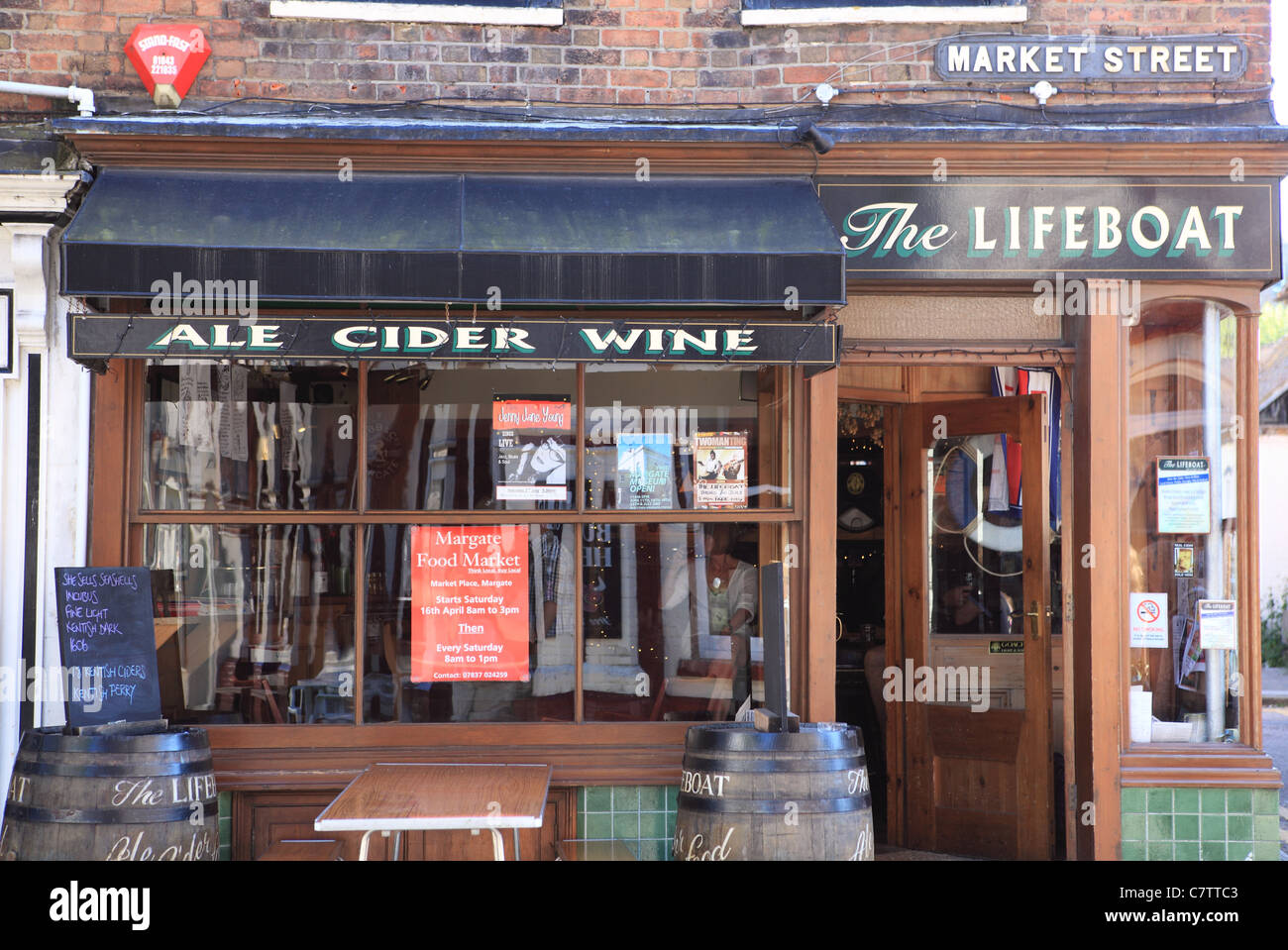 The Lifeboat real ale pub on Market Street in the old town, Margate ...