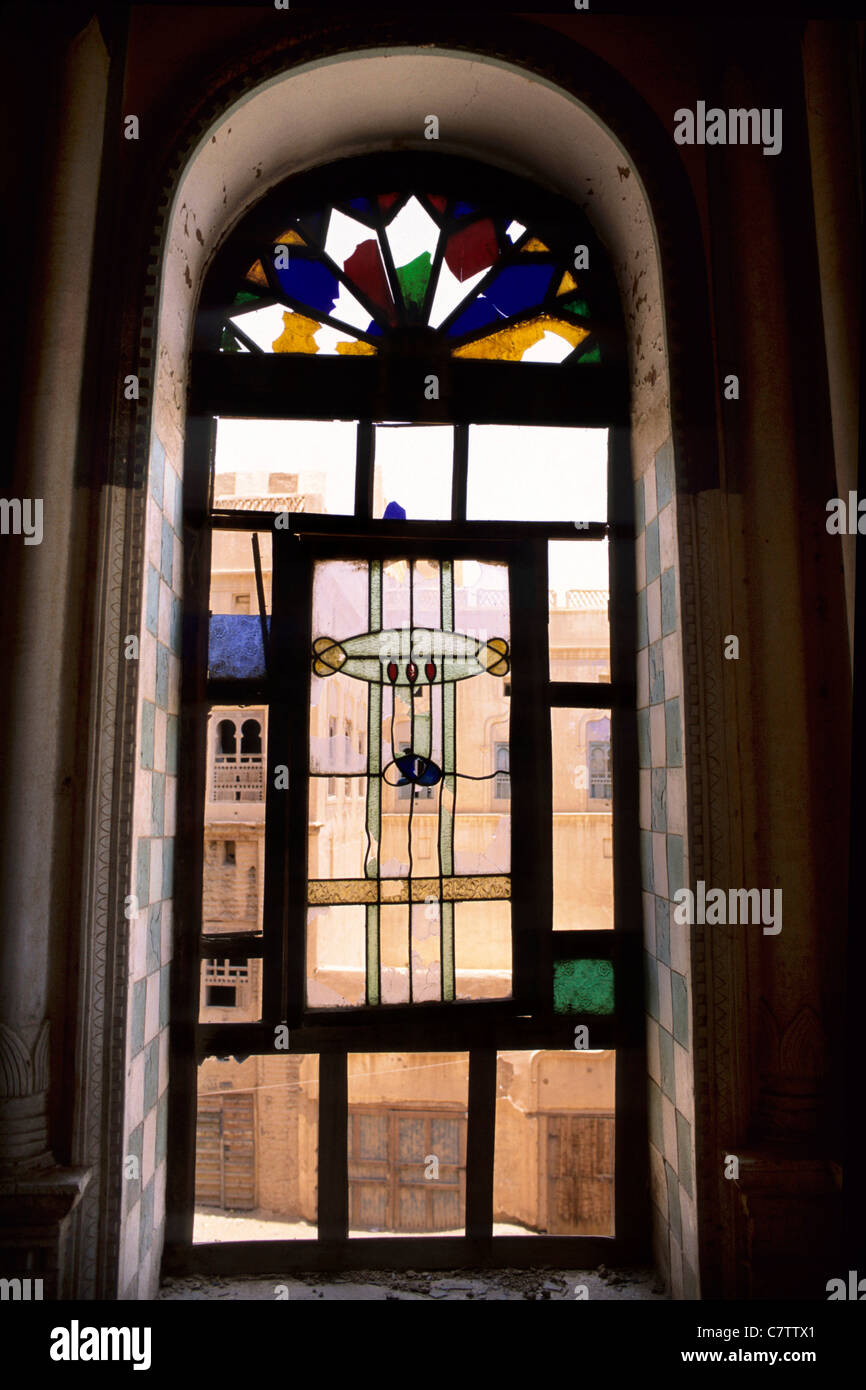 Mosque, Tarim, stained glass window of Sayid Umar palce Stock Photo - Alamy