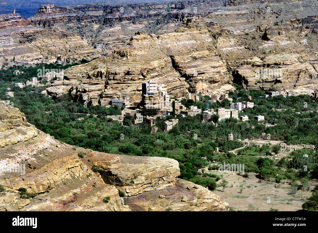 Yemen, Sanaa, view of Wadi Dhar Stock Photo - Alamy