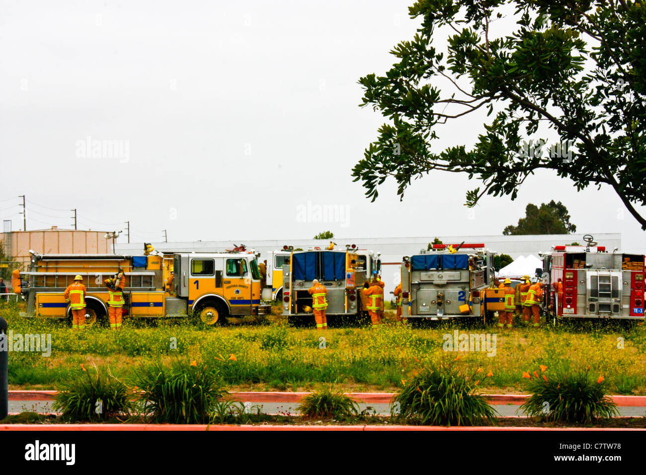 Sky lift fire truck hi-res stock photography and images - Alamy