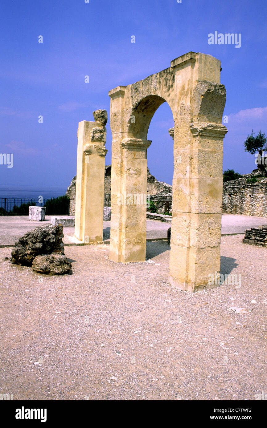 Lombardy, Garda lake, Sirmione. Catullo caves Stock Photo - Alamy