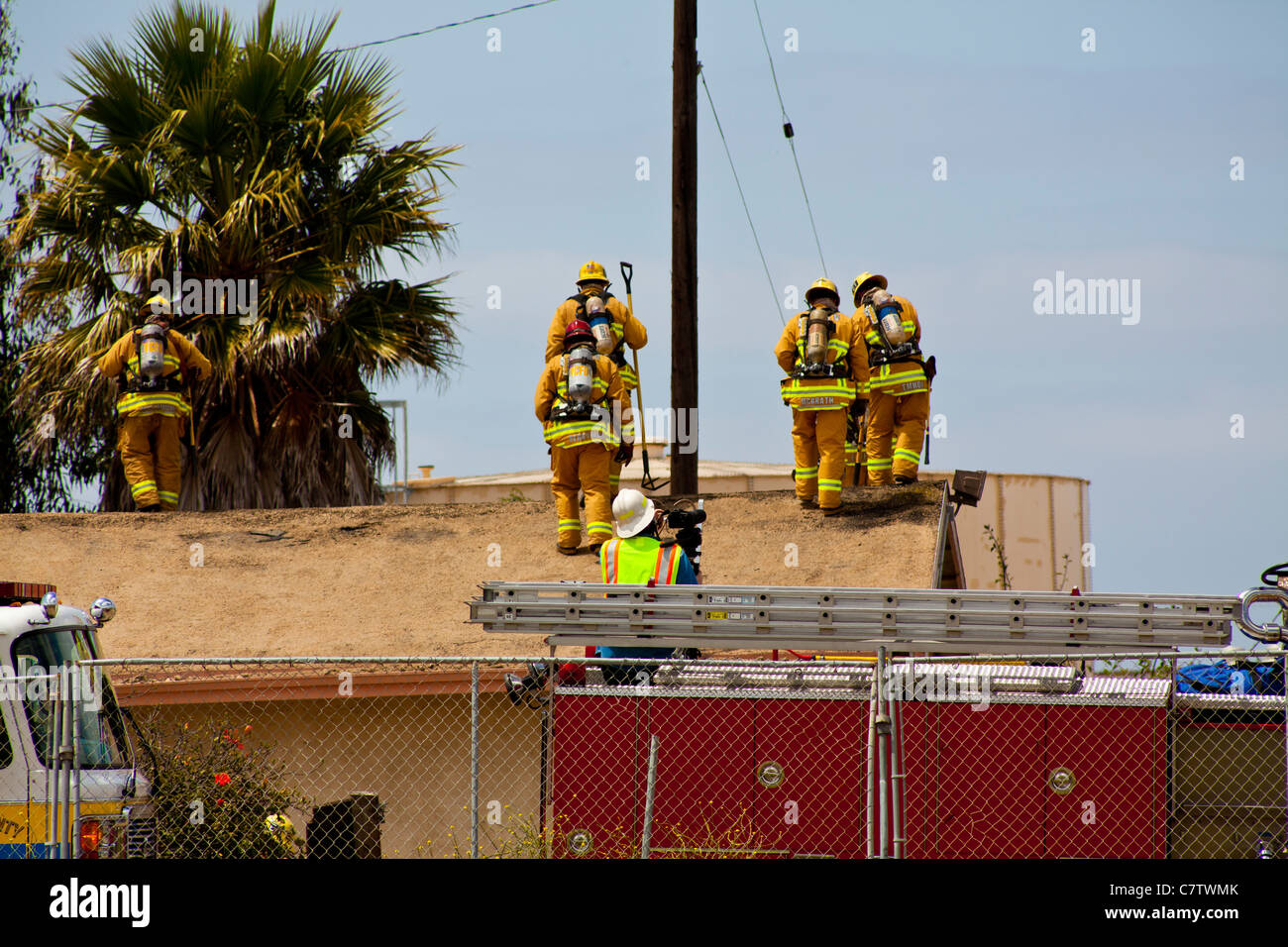 Sky lift fire truck hi-res stock photography and images - Alamy