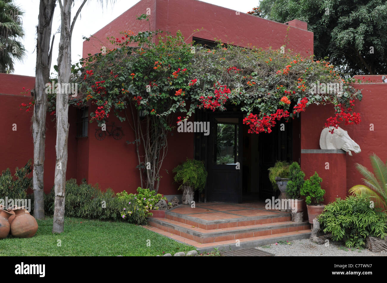 Earth colors hi-res stock photography and images - Alamy