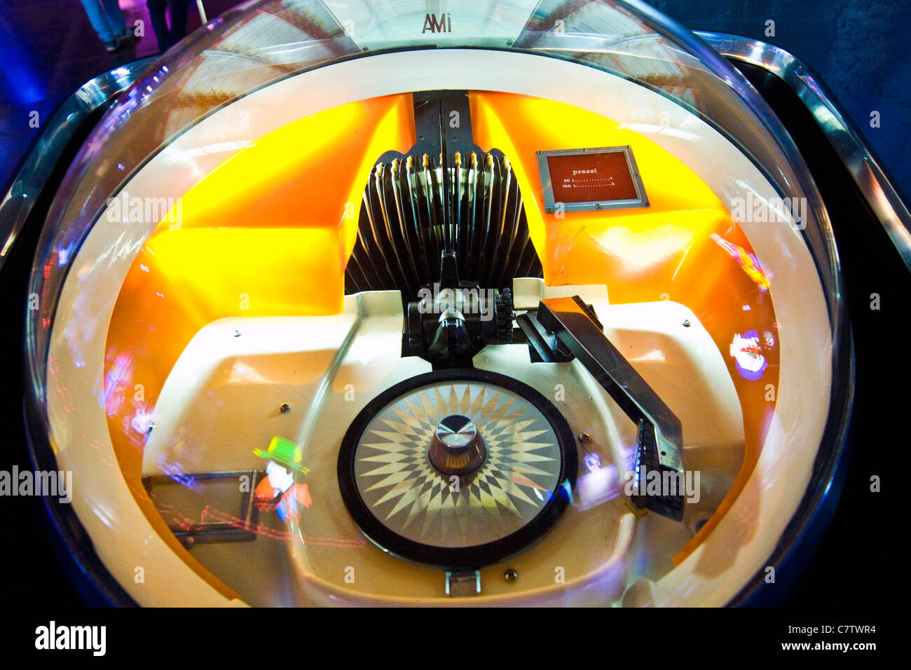 Vintage juke box hi-res stock photography and images - Alamy
