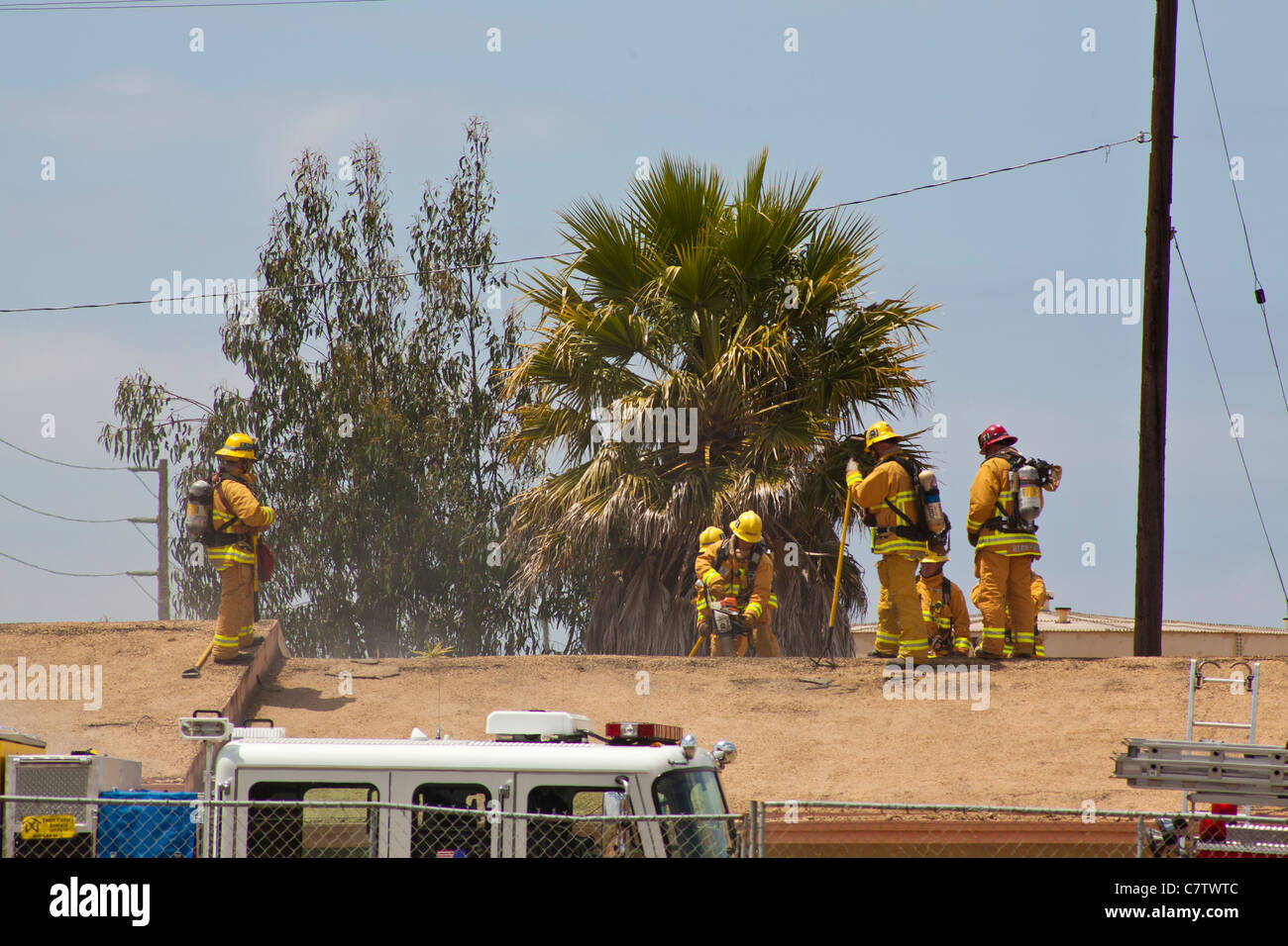 Sky lift fire truck hi-res stock photography and images - Alamy