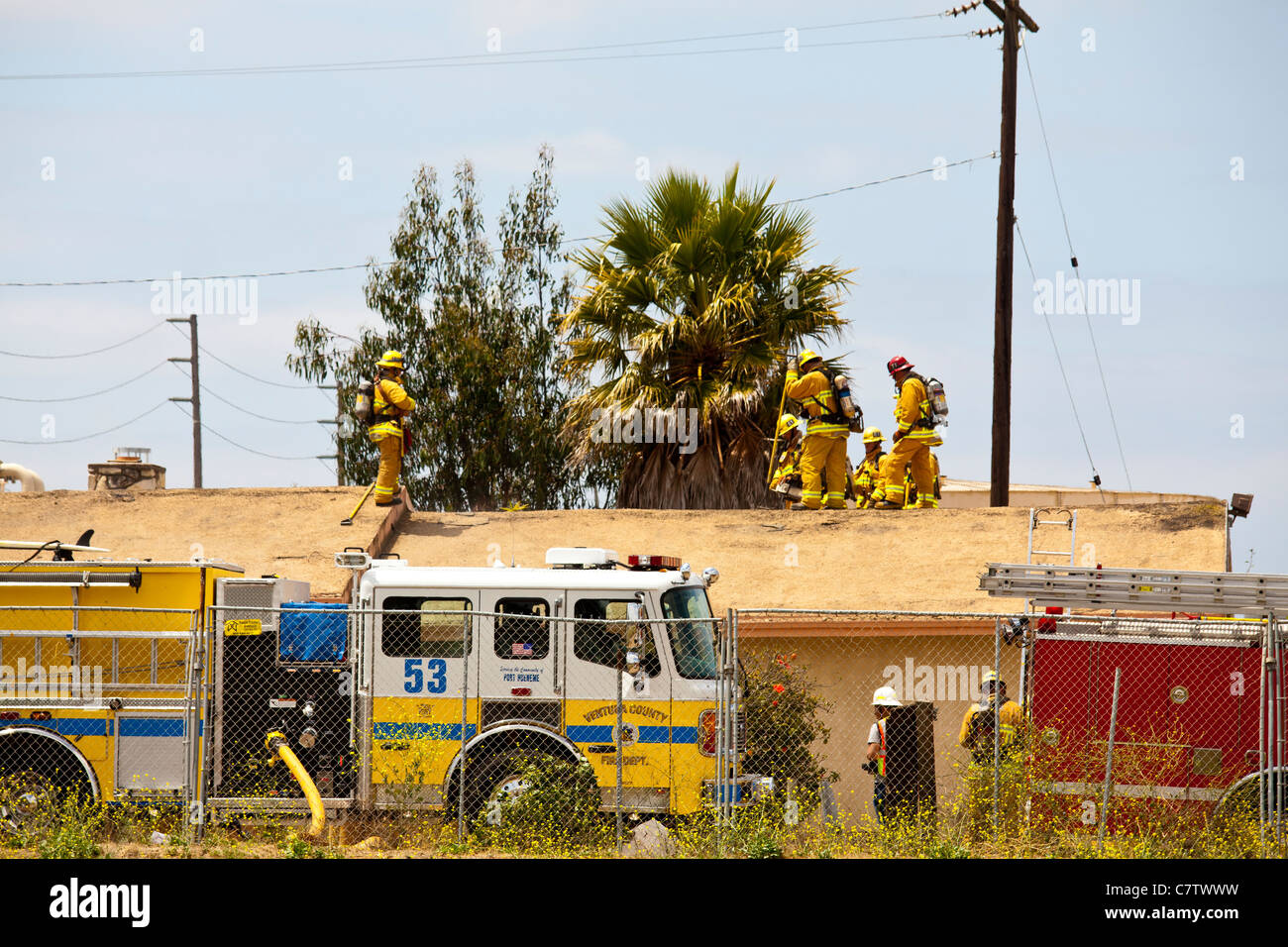 Sky lift fire truck hi-res stock photography and images - Alamy