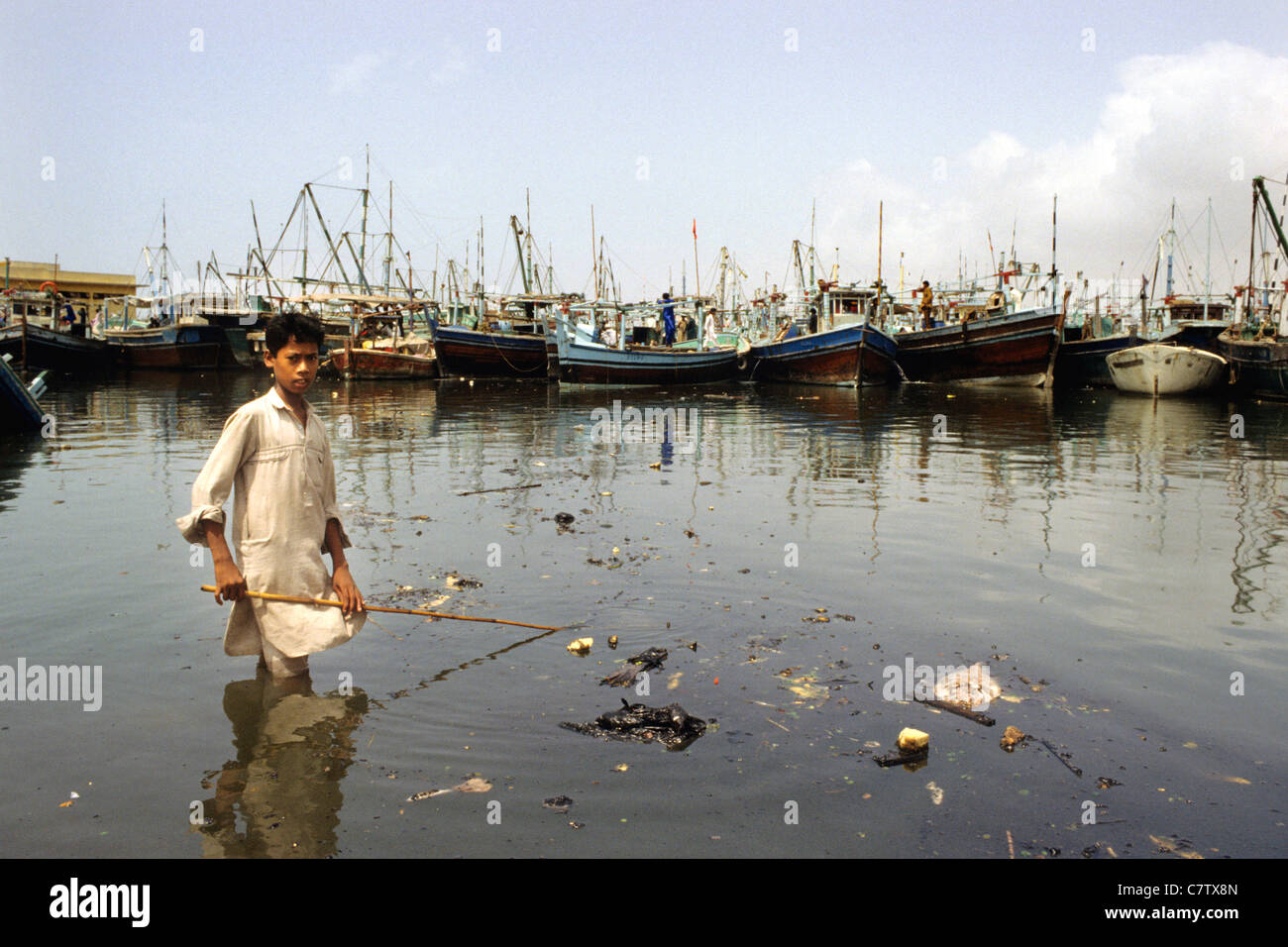 Karachi harbour hi-res stock photography and images - Alamy