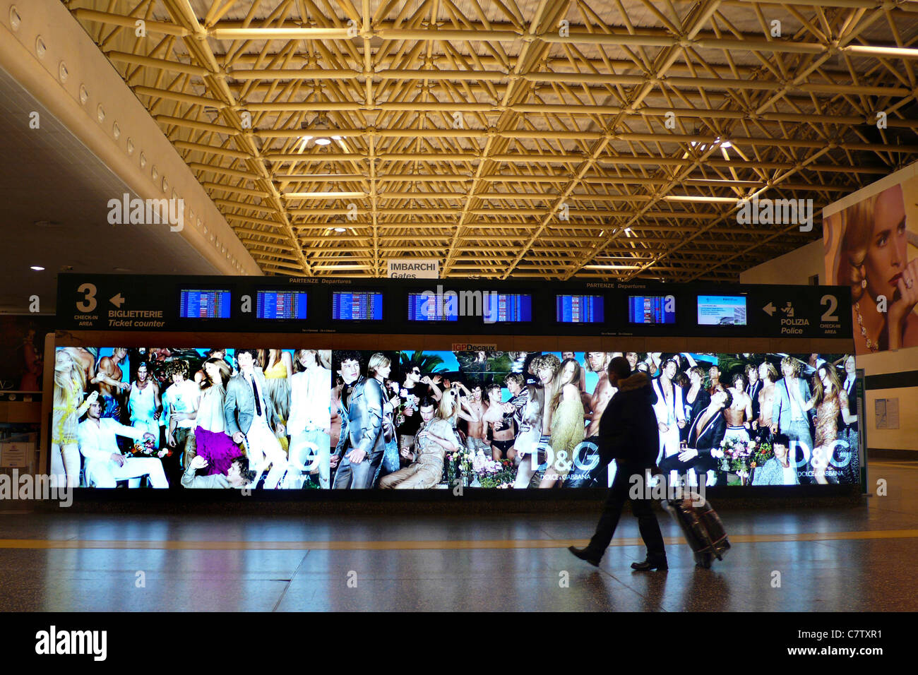 Flight data board hi-res stock photography and images - Alamy
