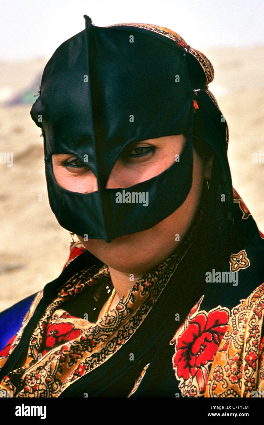 Oman Women Veil Stock Photos & Oman Women Veil Stock Images - Alamy