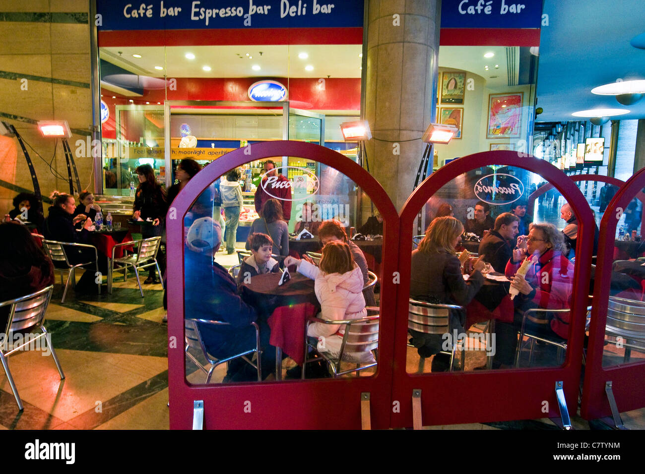 Milan seated hi-res stock photography and images - Alamy