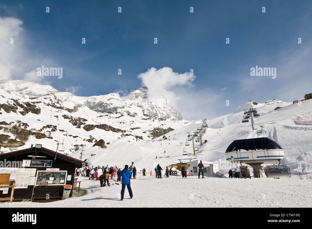 Valley slope hi-res stock photography and images - Alamy