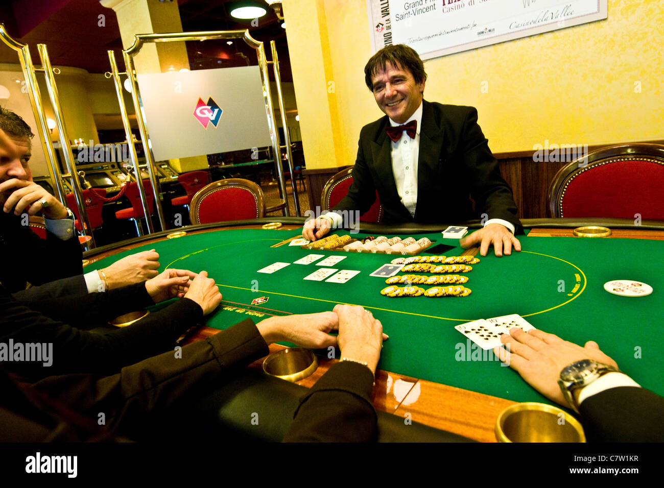Croupier female hi-res stock photography and images - Alamy