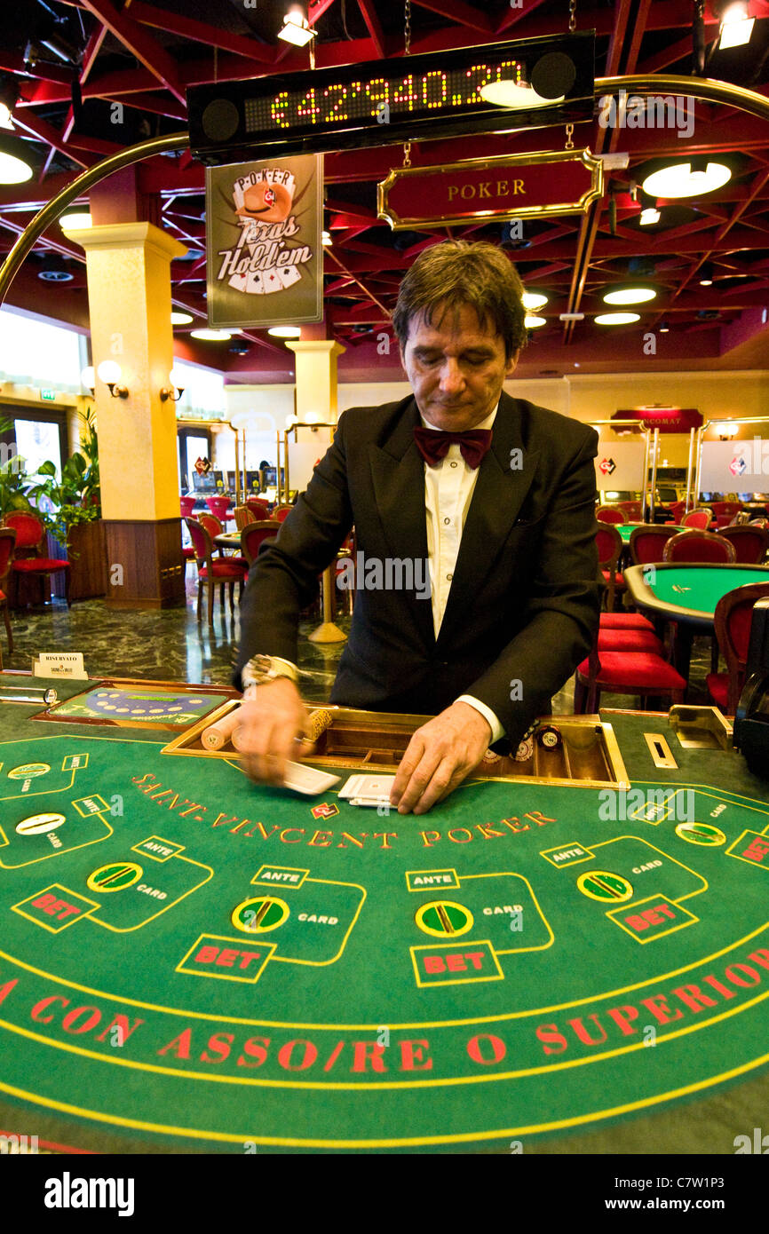 Inside interior poker table hi-res stock photography and images - Alamy