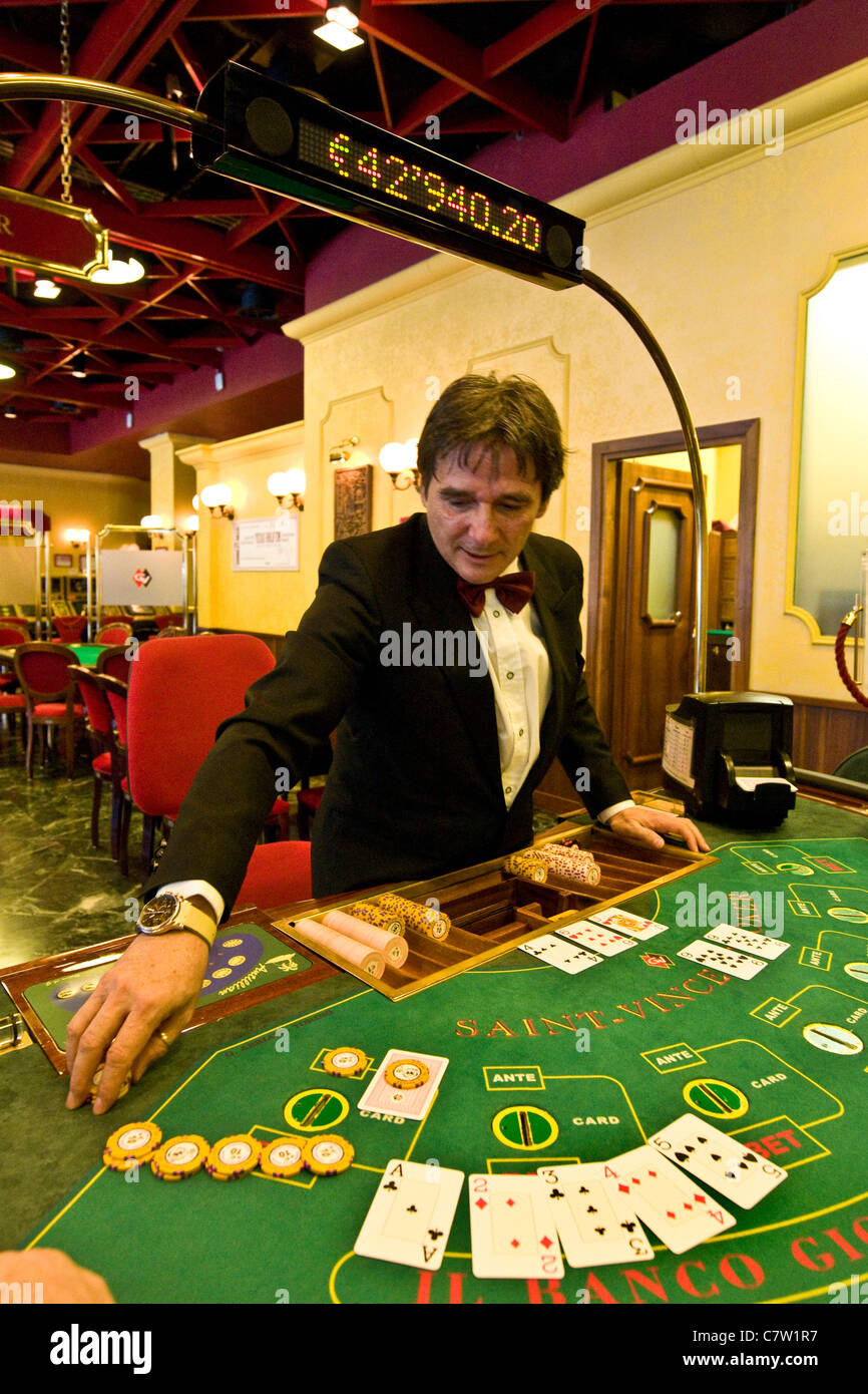 Croupier hi-res stock photography and images - Alamy