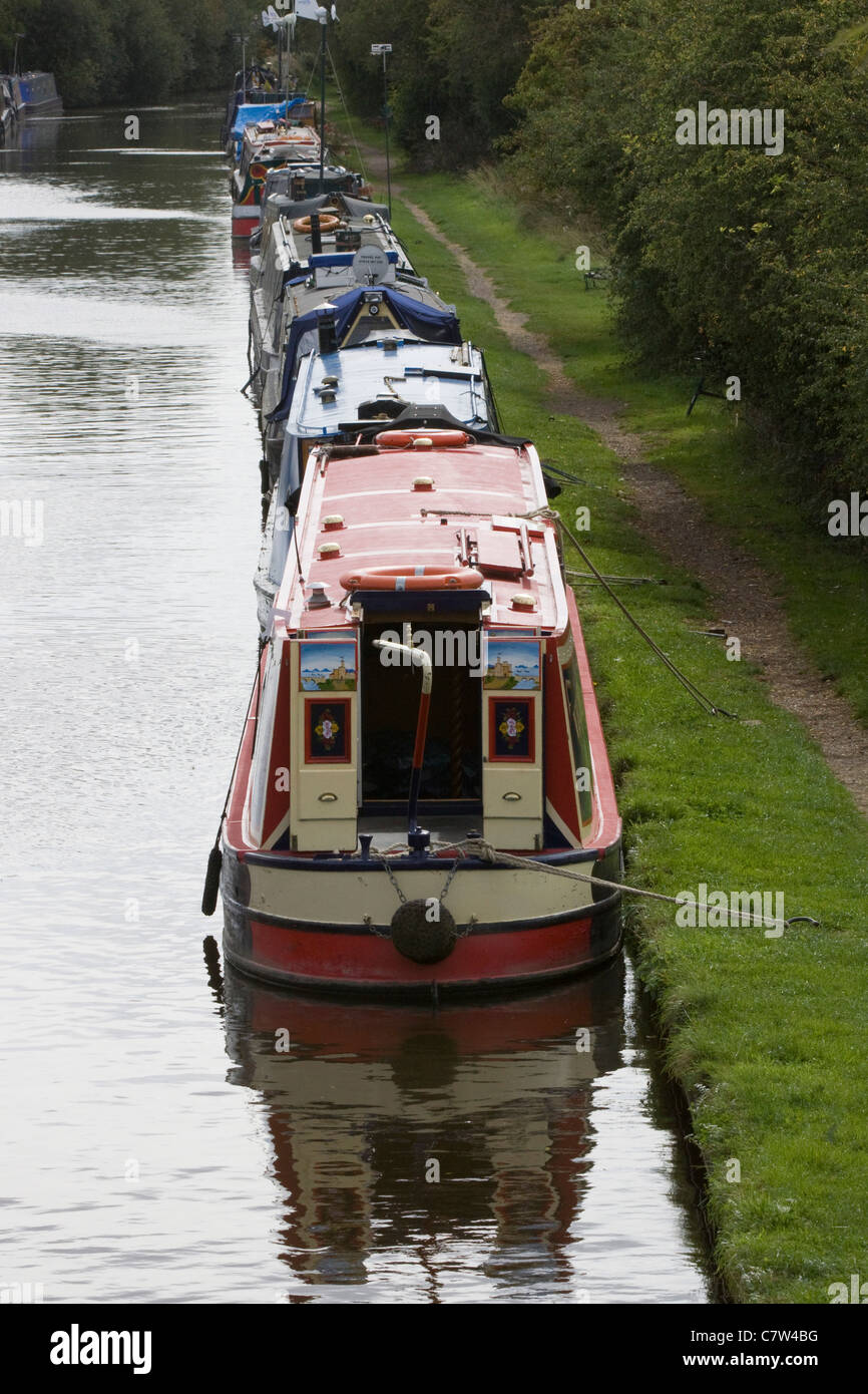 Waterway waterways canal canals narrowboat narrowboats boat boats boating hi-res stock ...