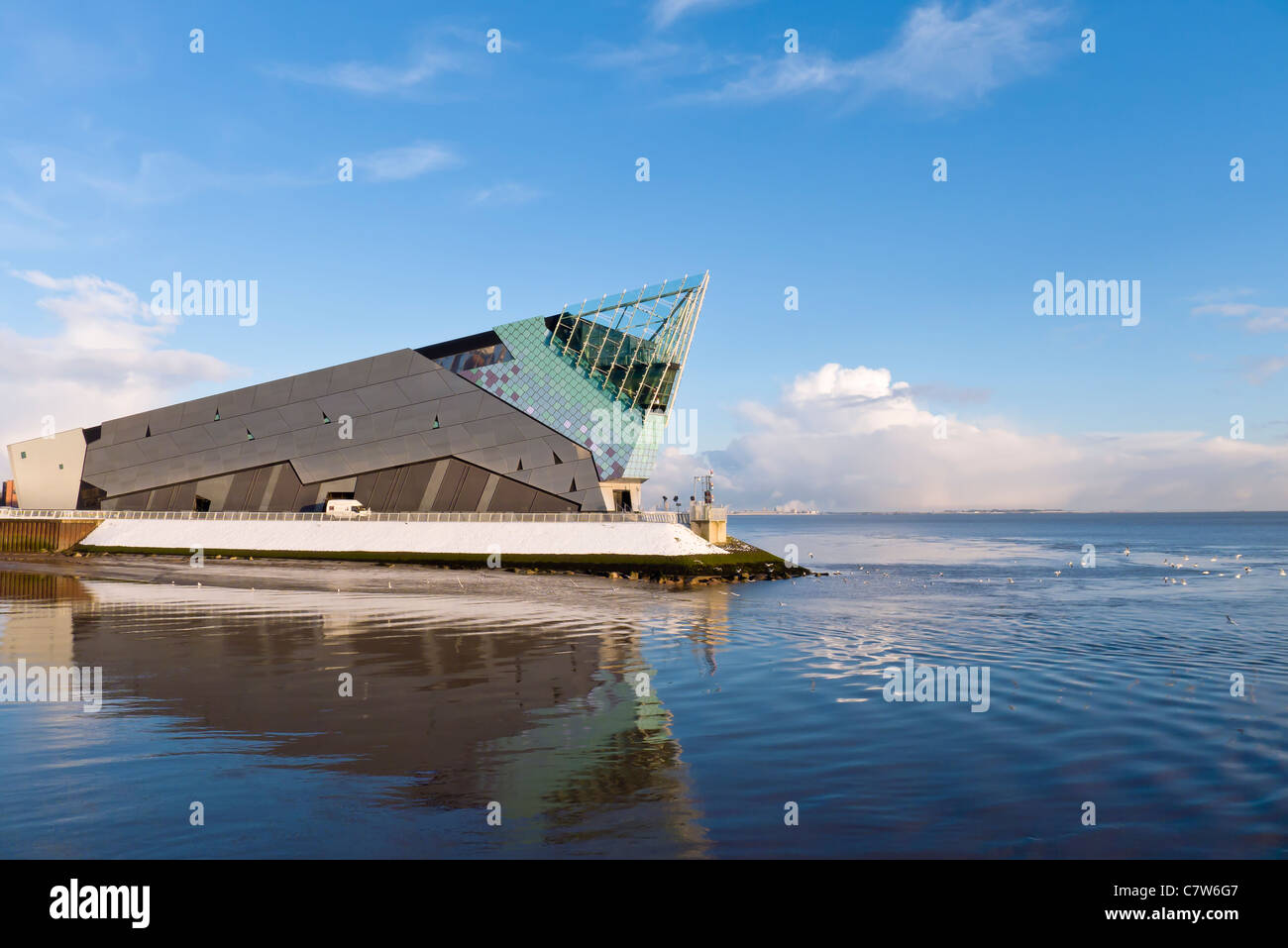 The deep hull terry farrell hi-res stock photography and images - Alamy