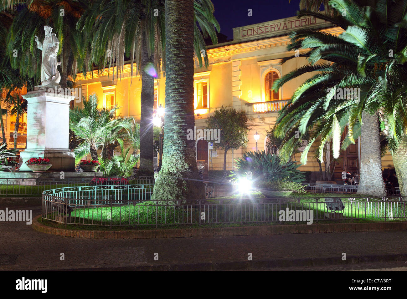 Sorrento square hi-res stock photography and images - Alamy