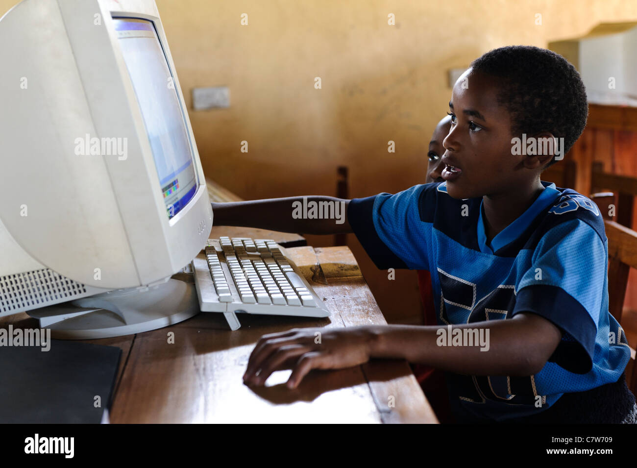 Africa school children computer hi-res stock photography and images - Alamy