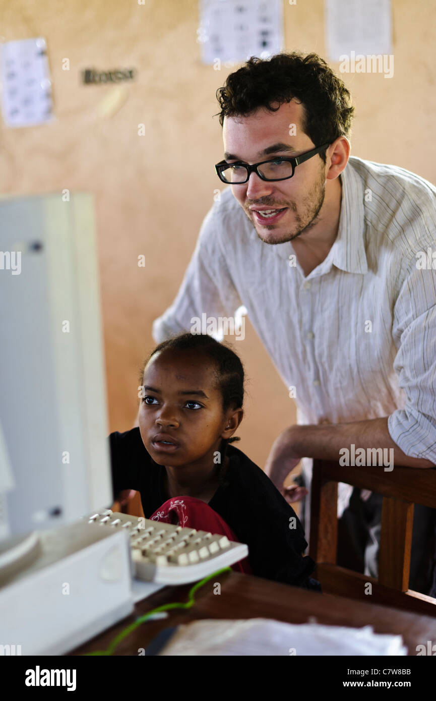 Children africa computer class hi-res stock photography and images - Alamy
