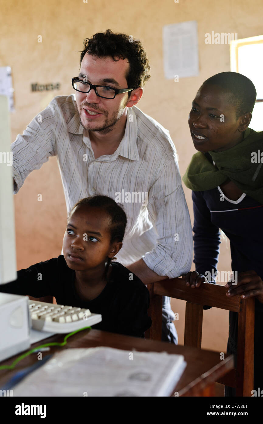 Children africa computer class hi-res stock photography and images - Alamy