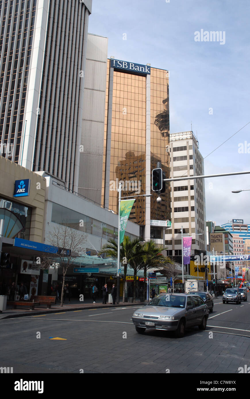 Lean road sign hi-res stock photography and images - Alamy