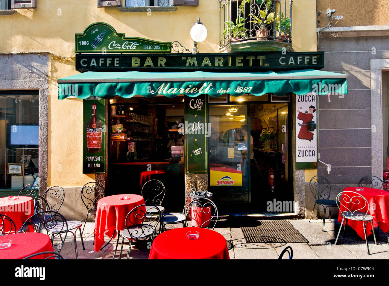 Como cafe not restaurant hi-res stock photography and images - Alamy