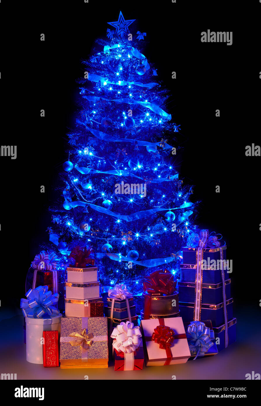 Christmas tree and group gift box Stock Photo - Alamy