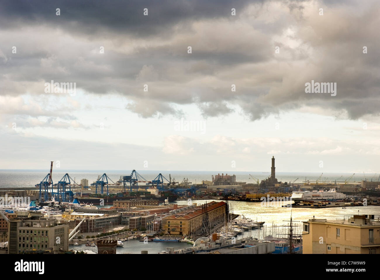 Genoa harbour italy hi-res stock photography and images - Alamy
