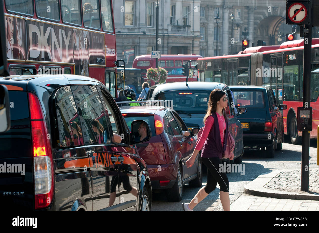 Walking city street traffic jam hi-res stock photography and images - Alamy