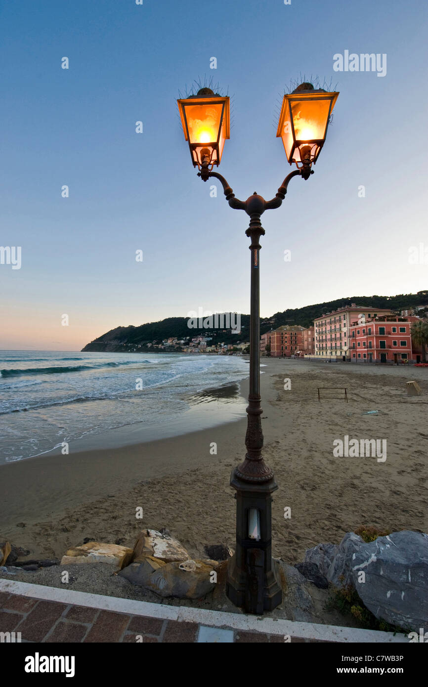 Italy beach sunset hi-res stock photography and images - Alamy