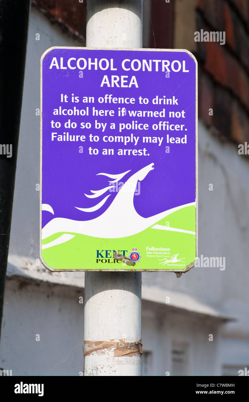 Police signs sign hi-res stock photography and images - Alamy