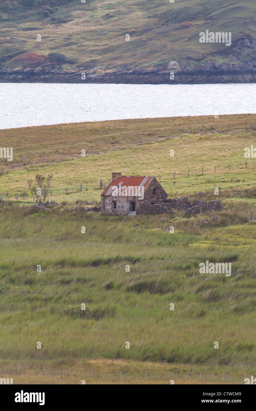 Red tin roof hi-res stock photography and images - Alamy