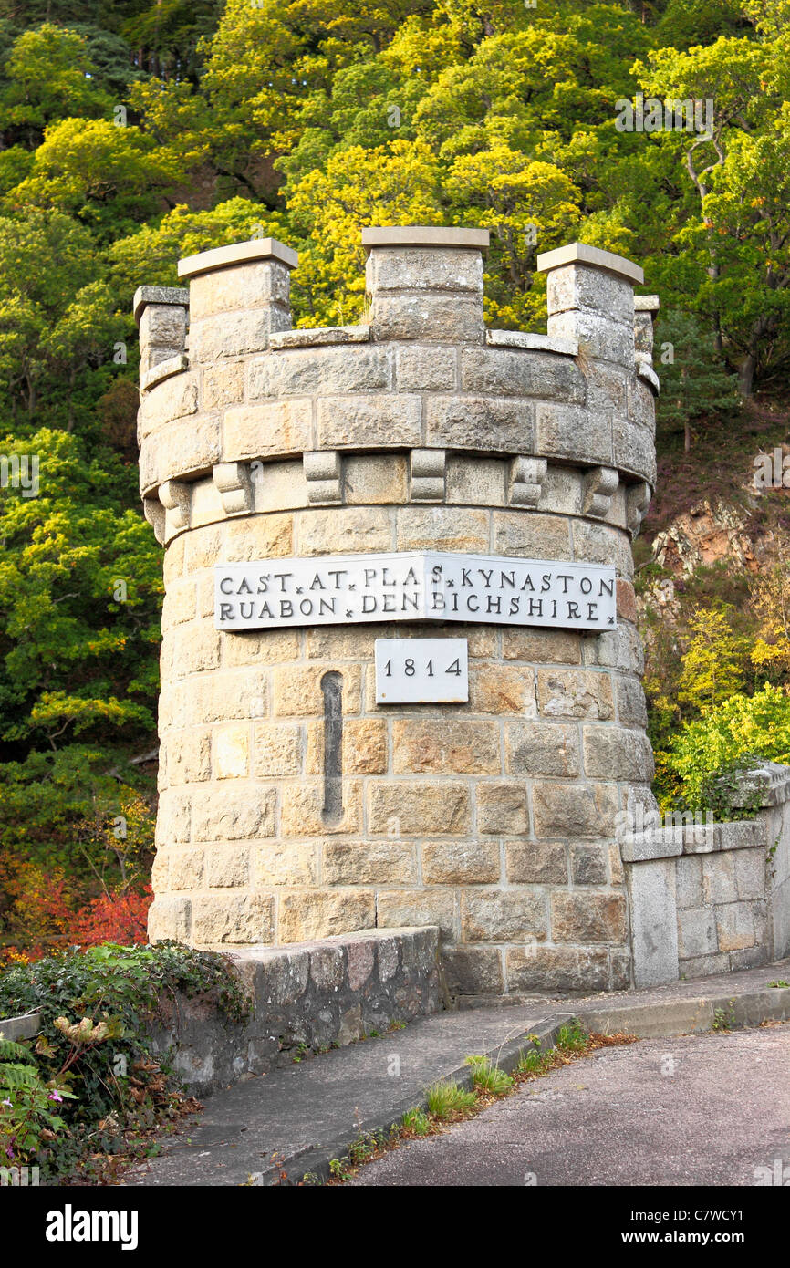 Craigellachie Bridge mock medievil tower and signage commemoration Plas ...