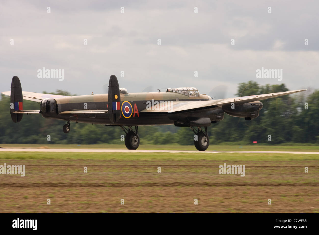 Dramatic military jet Lancaster bomber takes flight in St. Thomas ...