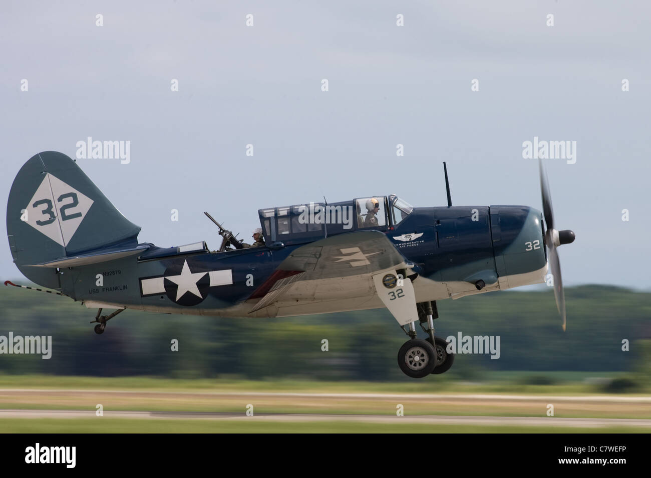 Helldiver hi-res stock photography and images - Alamy
