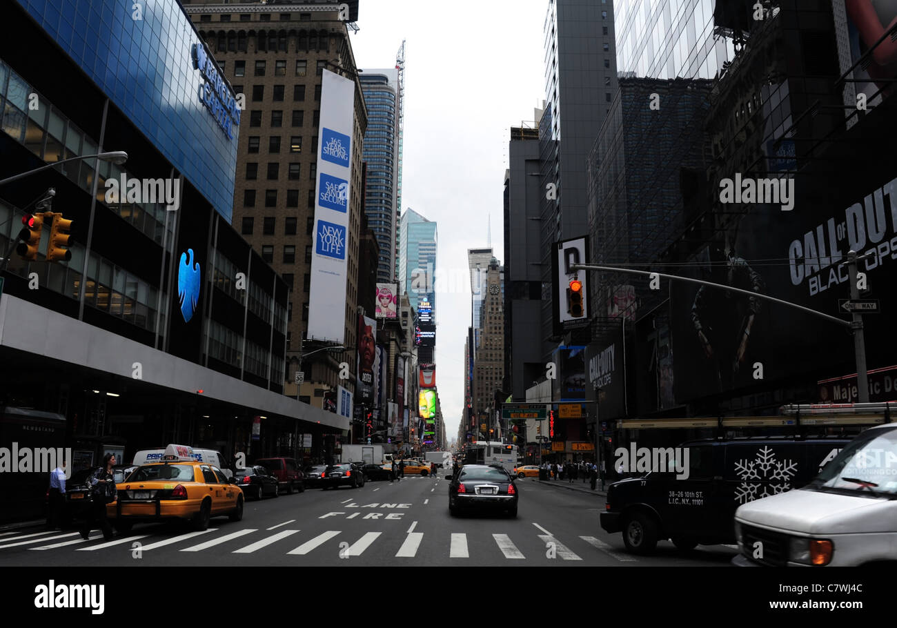 Middle of the road street alley view, West 50th Street intersection ...
