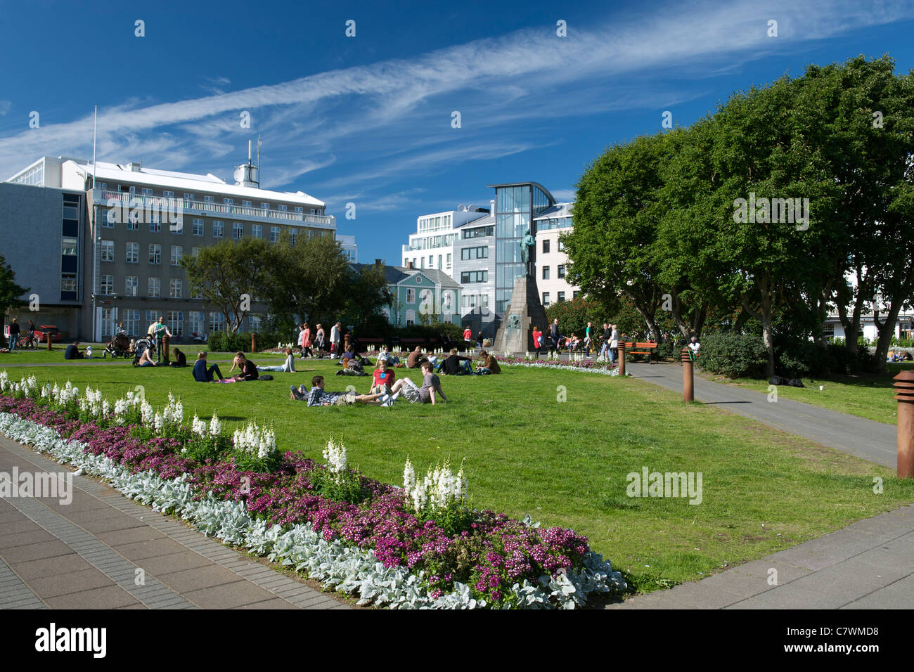 Austurvollur (eastern field ) and the statue of Jon Sigurdsson in the ...