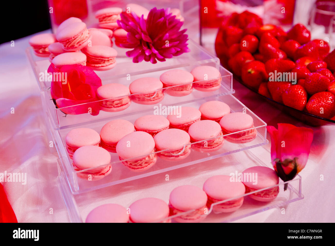 Mini macaroon hi-res stock photography and images - Alamy
