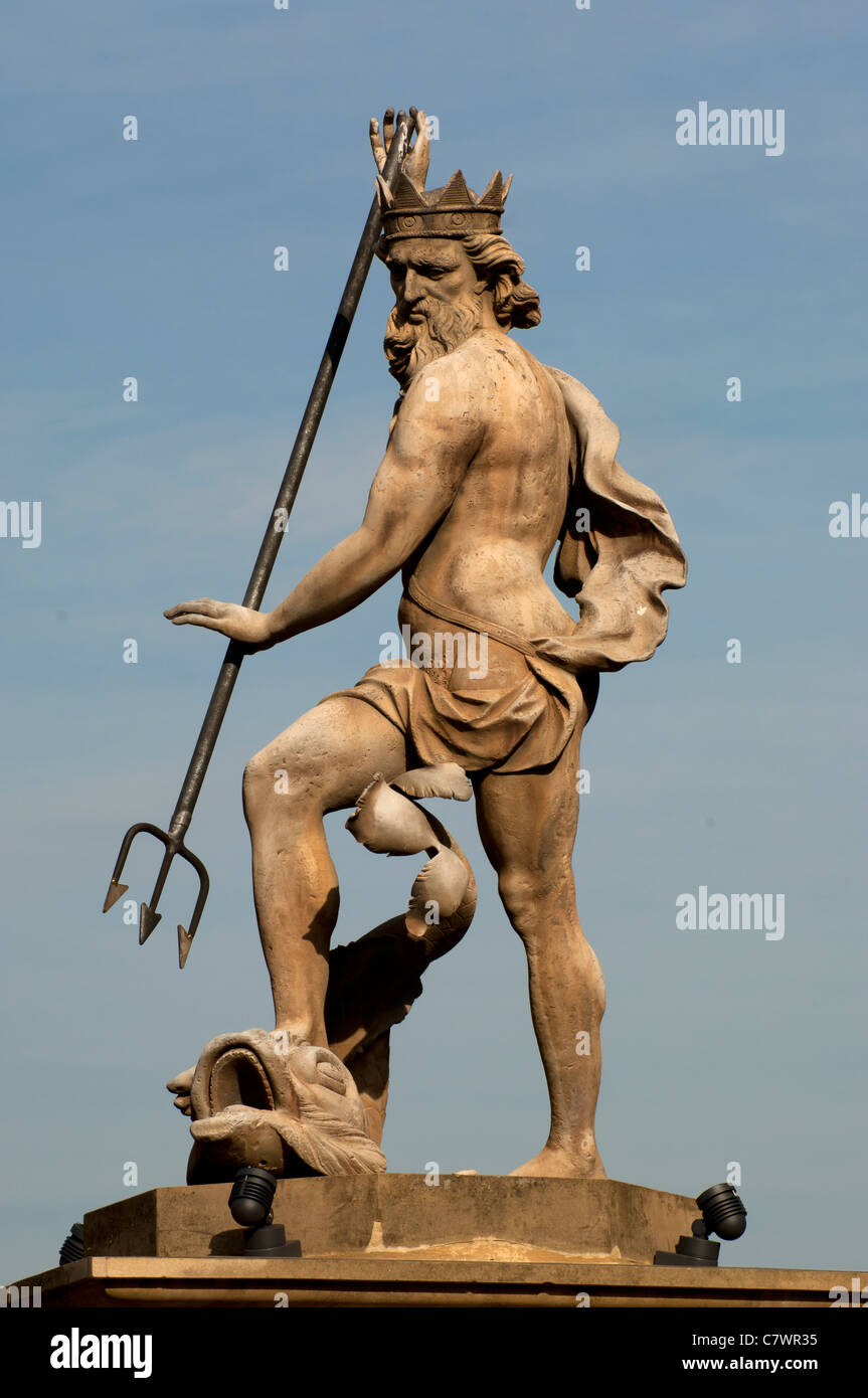 Durham statue of neptune hi-res stock photography and images - Alamy