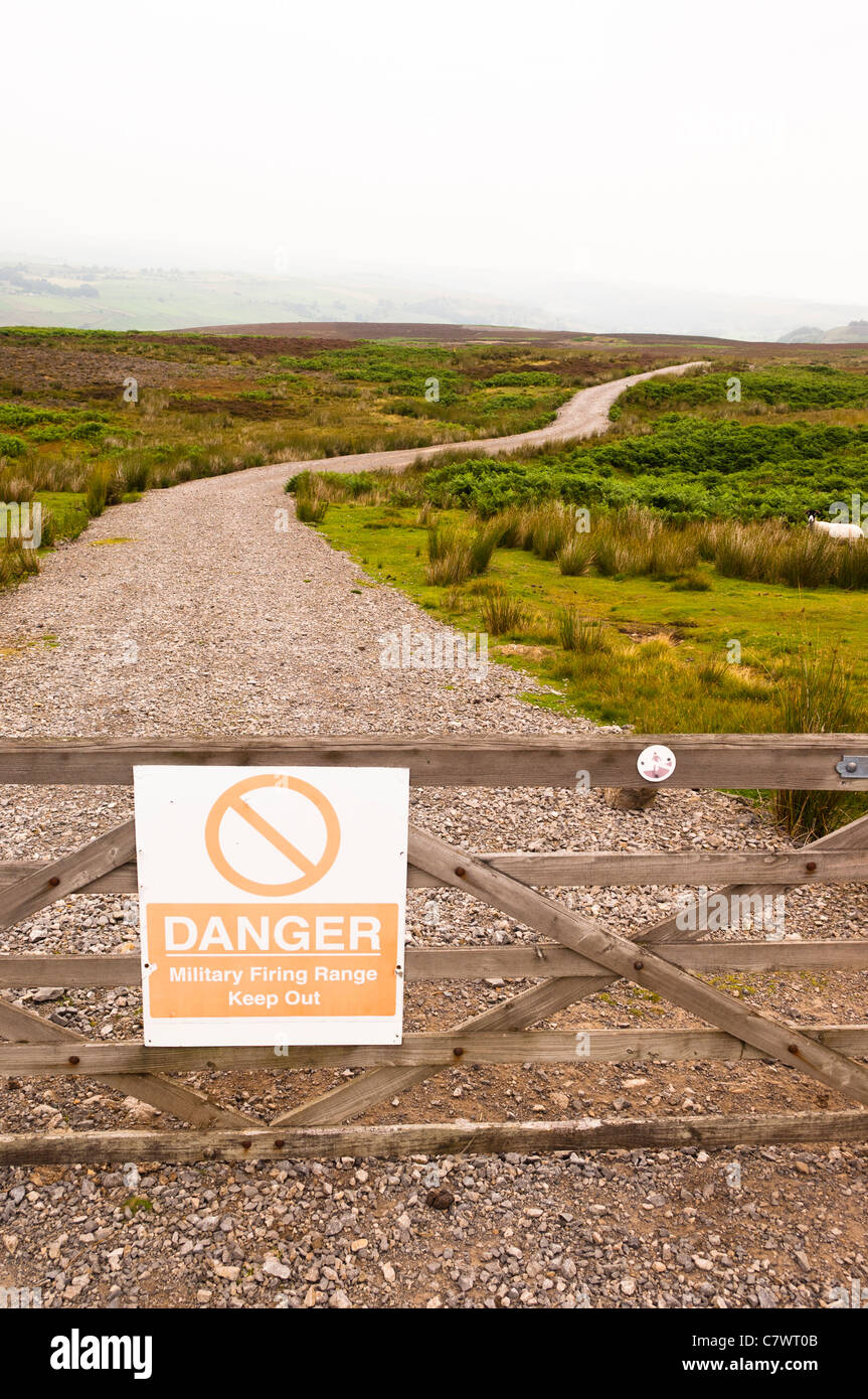 Military firing range warning sign hi-res stock photography and images ...
