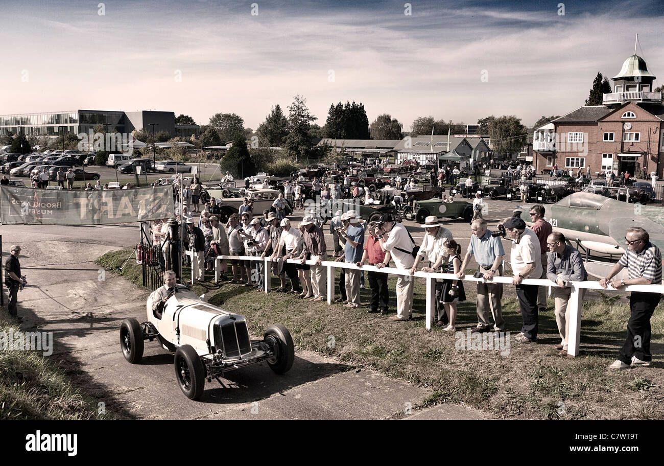 Bill body hi-res stock photography and images - Alamy