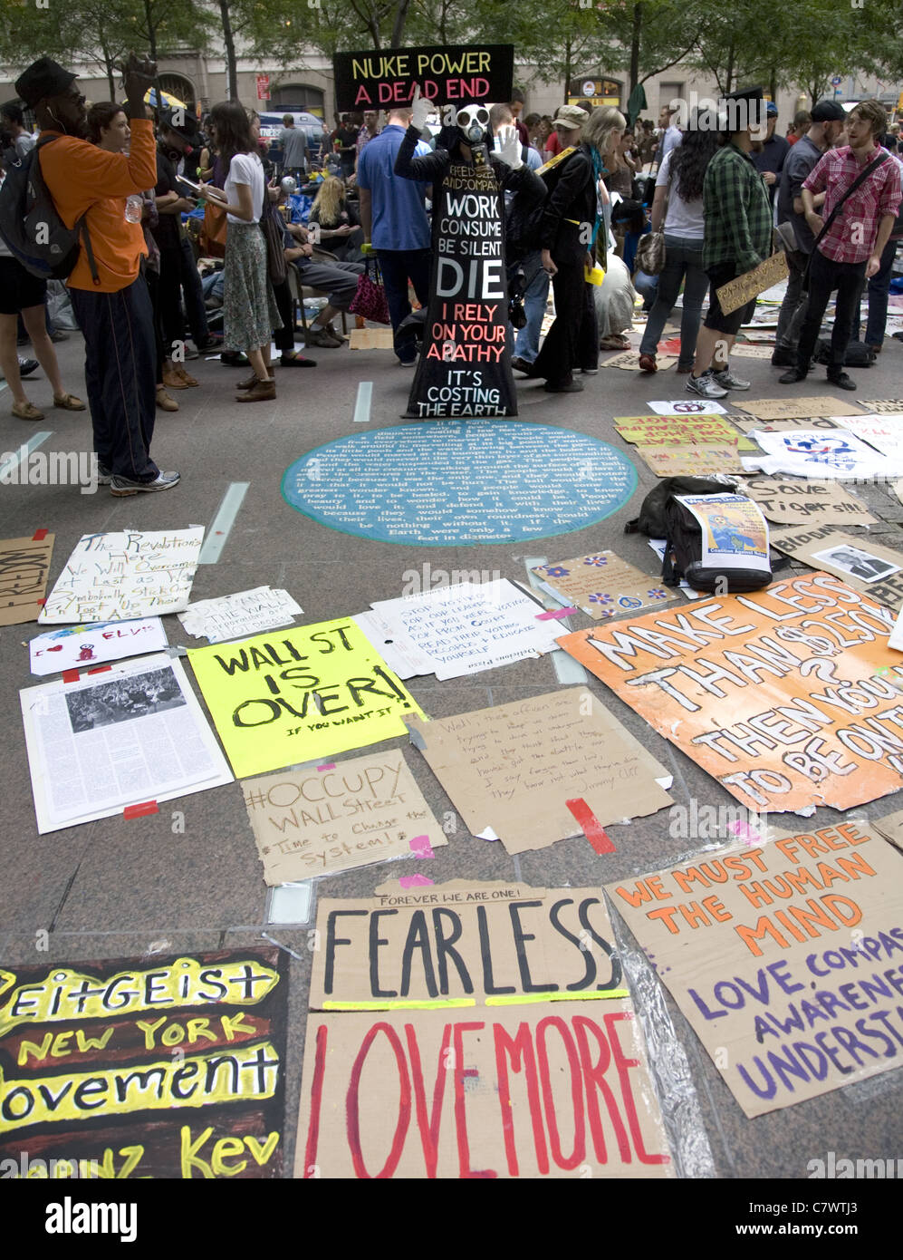 Occupy Wall Street: a leaderless movement tired of the the greed and ...